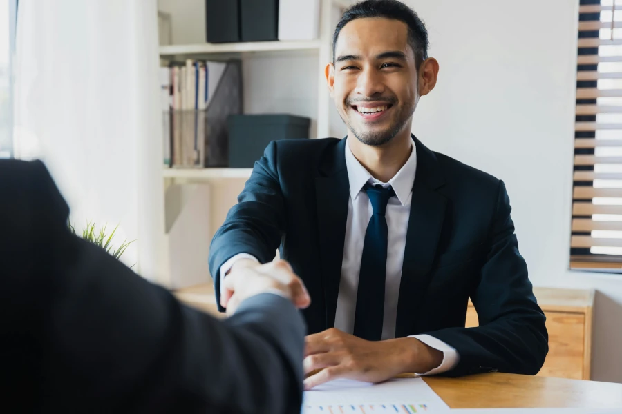 Active Partner Examples: A Complete Guide to Business Partnerships | NCH